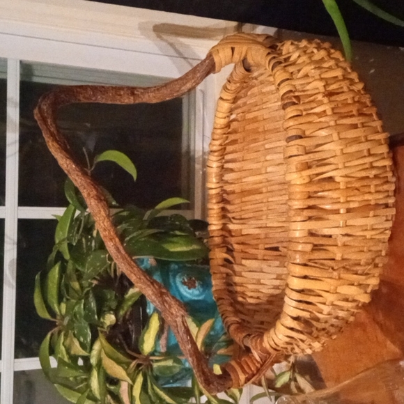 Source Unknown | Accents | Ooak Vintage Handmade Grape Vine Handle Basket | Poshmark